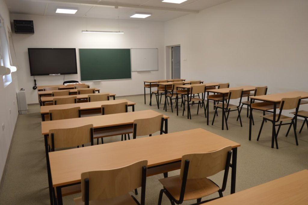 Нови дојави за бомби во четири училишта